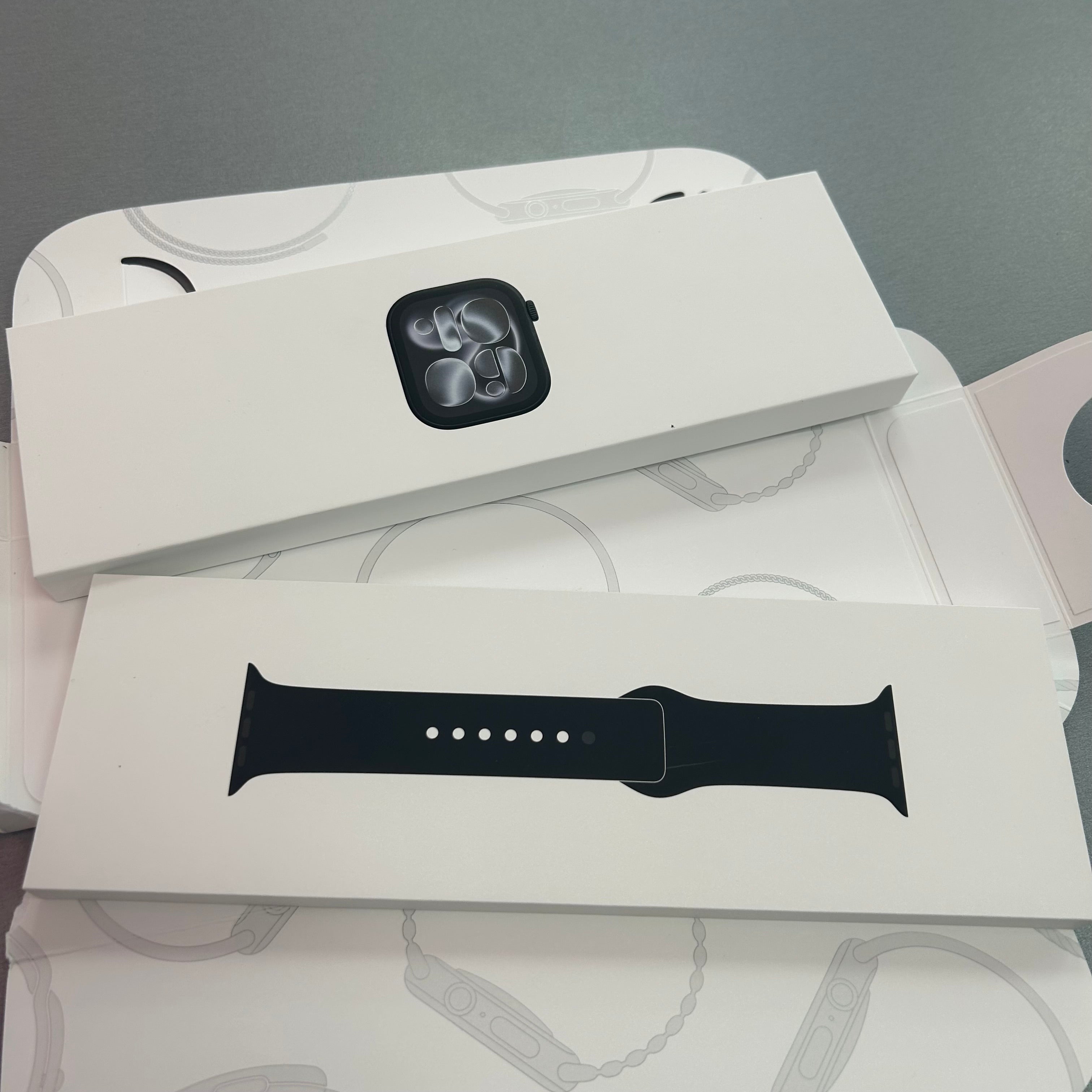 Apple Watch Series 11, 46mm GPS Jet Black Aluminium Black Sports Band ...