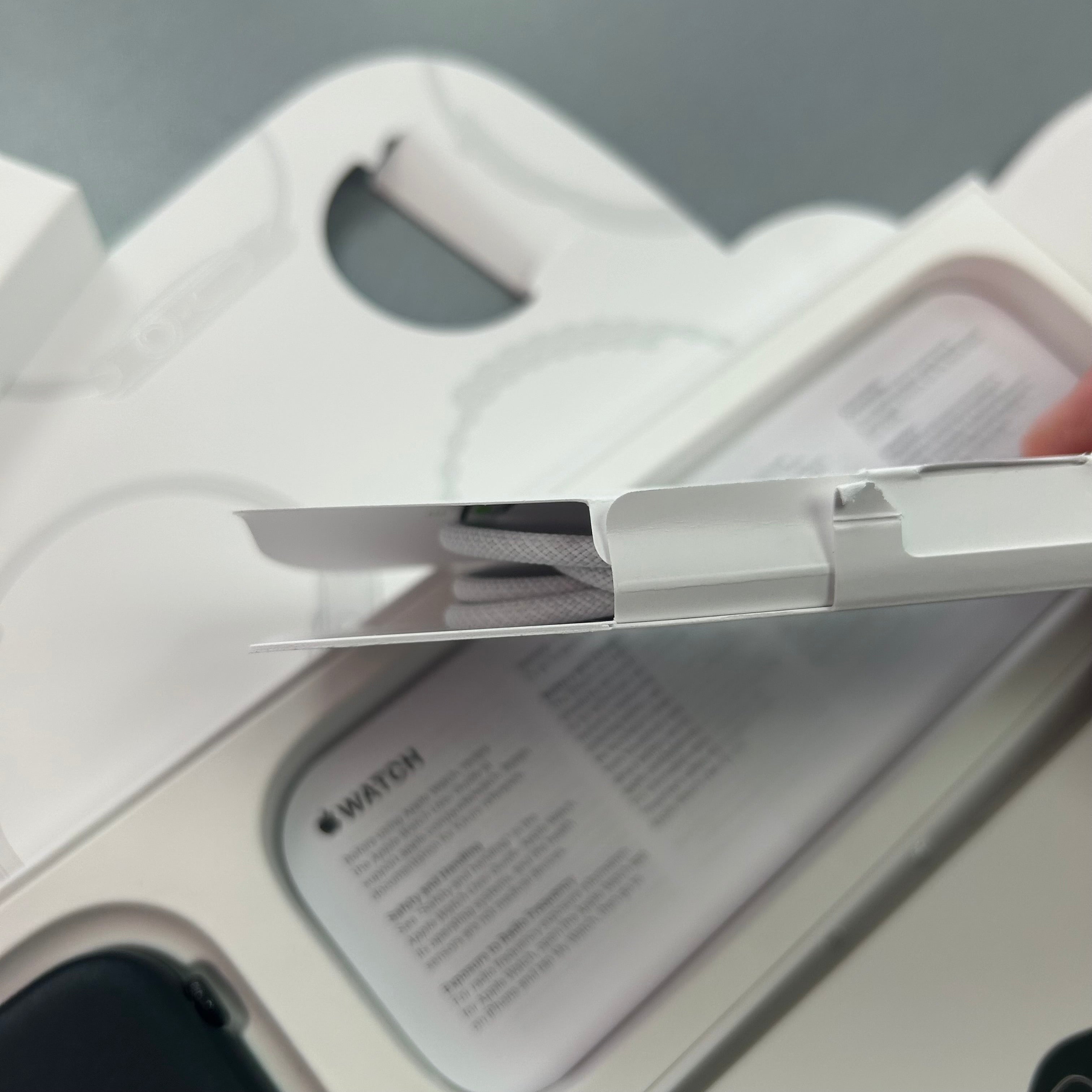 Apple Watch Series 11, 46mm GPS Jet Black Aluminium Black Sports Band ...