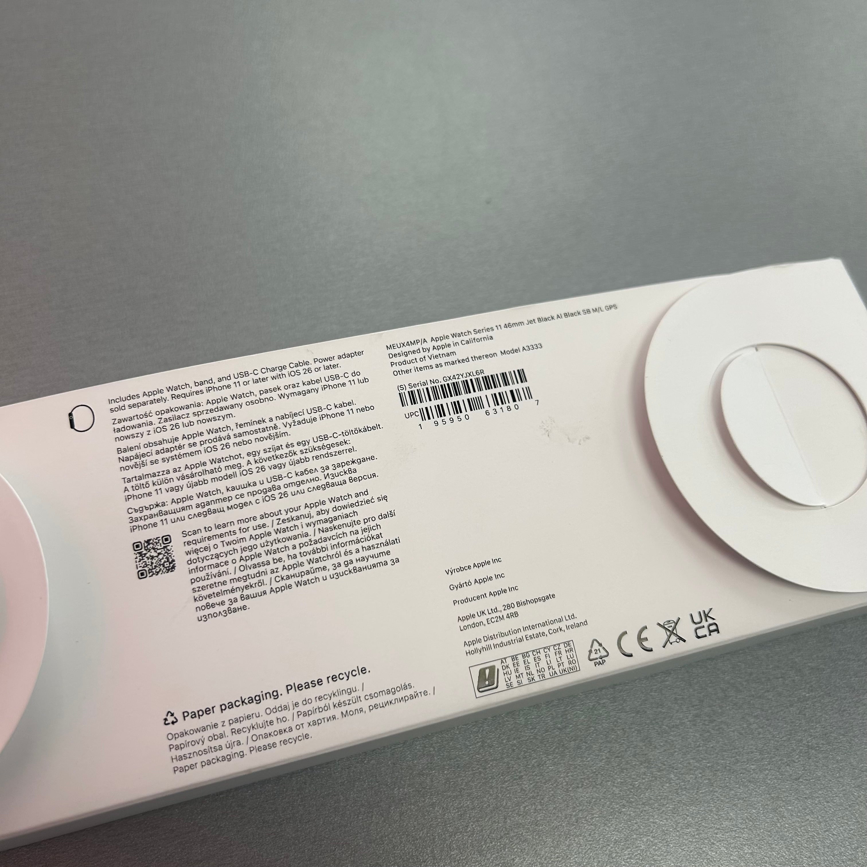 Apple Watch Series 11, 46mm GPS Jet Black Aluminium Black Sports Band ...